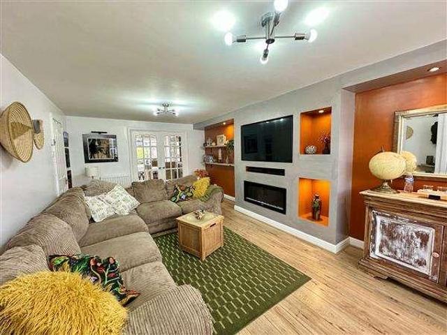 3 bed property for sale