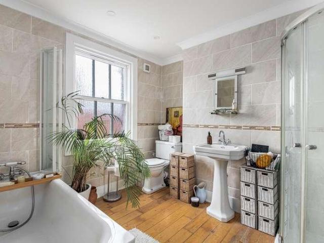 3 bed property for sale