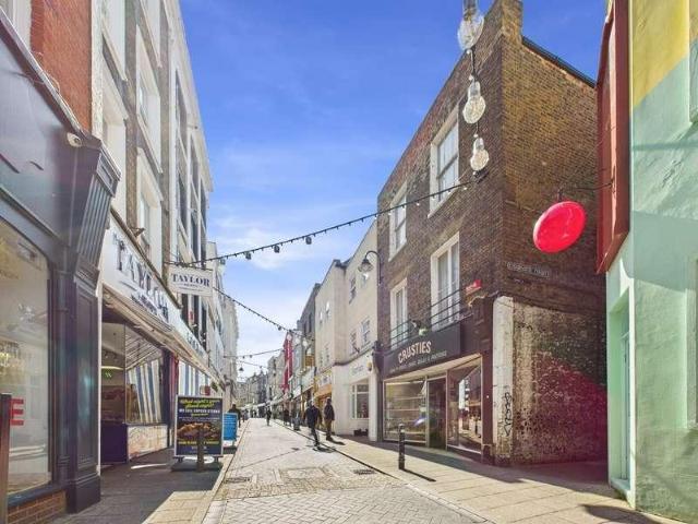 3 bed property for sale