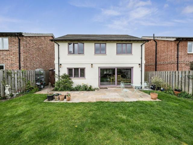 3 bed property for sale