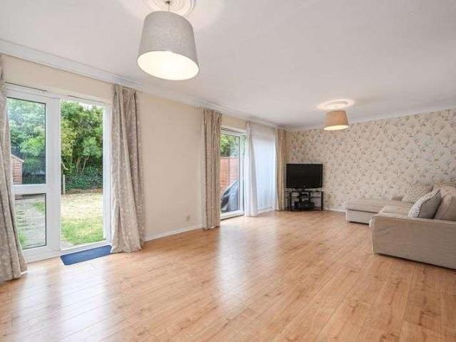 3 bed property for sale
