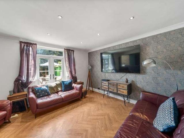 3 bed property for sale