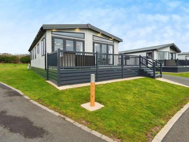 3 bed property for sale