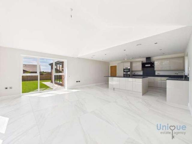 3 bed property for sale