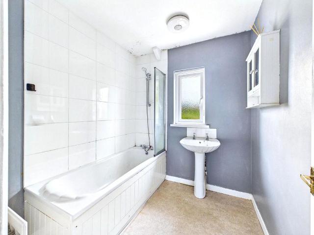 3 bed property for sale