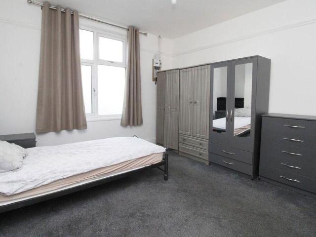 3 bed property for sale