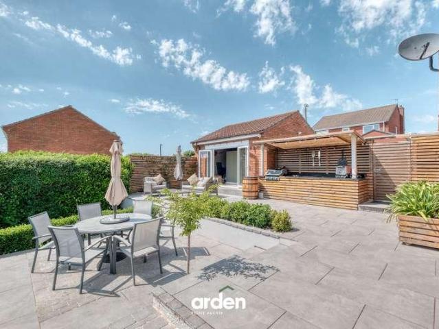 3 bed property for sale