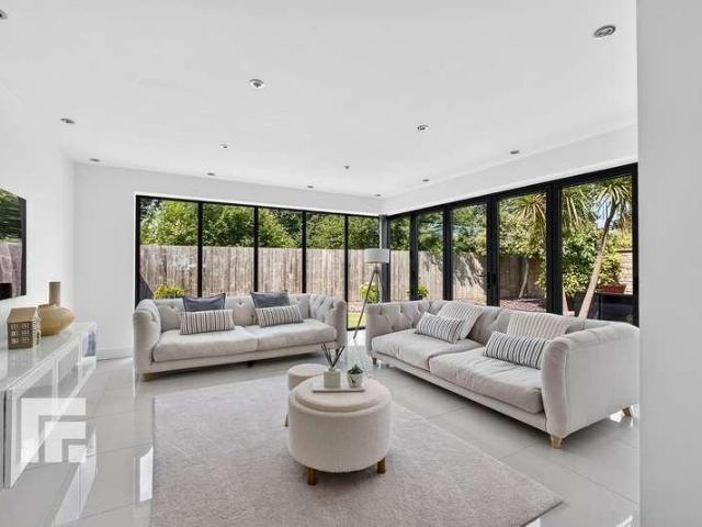 3 bed property for sale