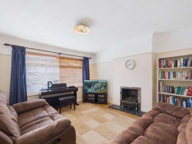 3 bed property for sale