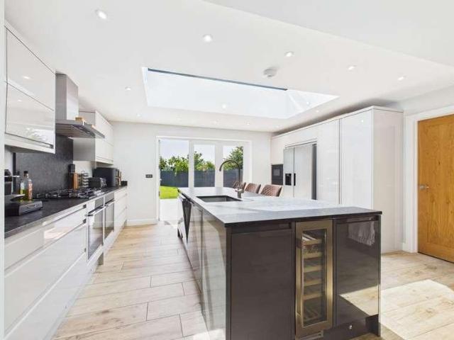 3 bed property for sale