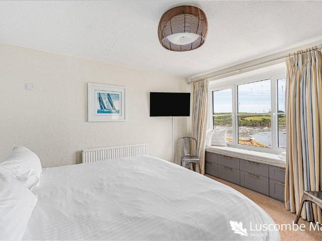 3 bed property for sale