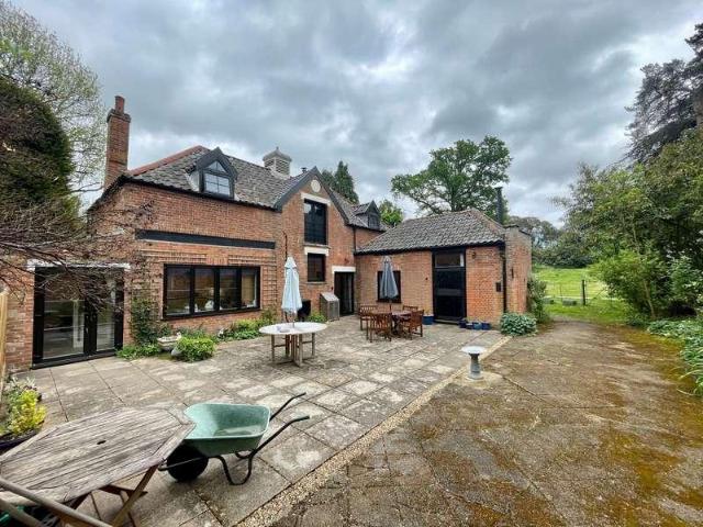 3 bed property for sale