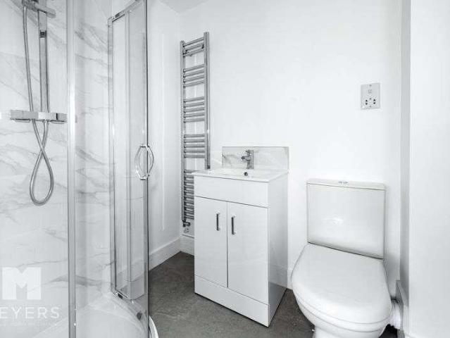 3 bed property for sale