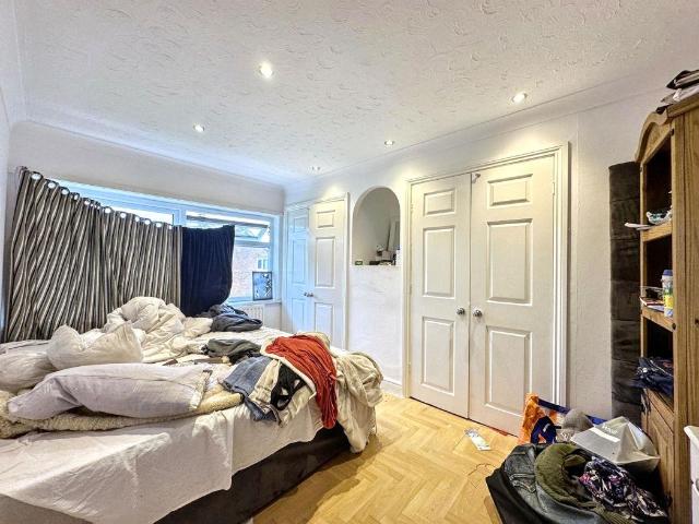 3 bed property for sale