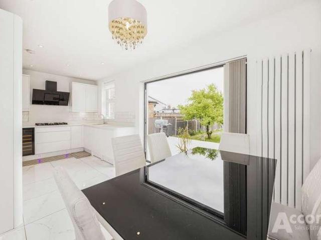 3 bed property for sale