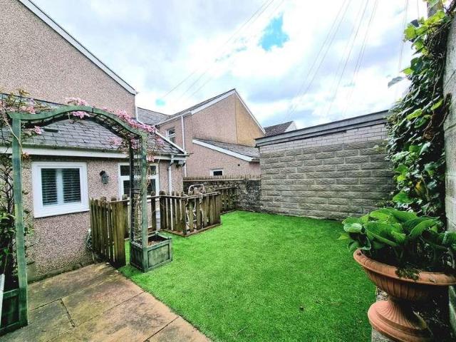 3 bed property for sale