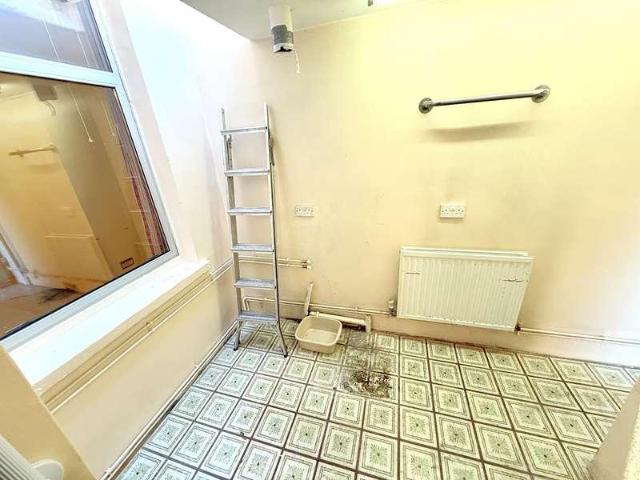 4 bed property for sale