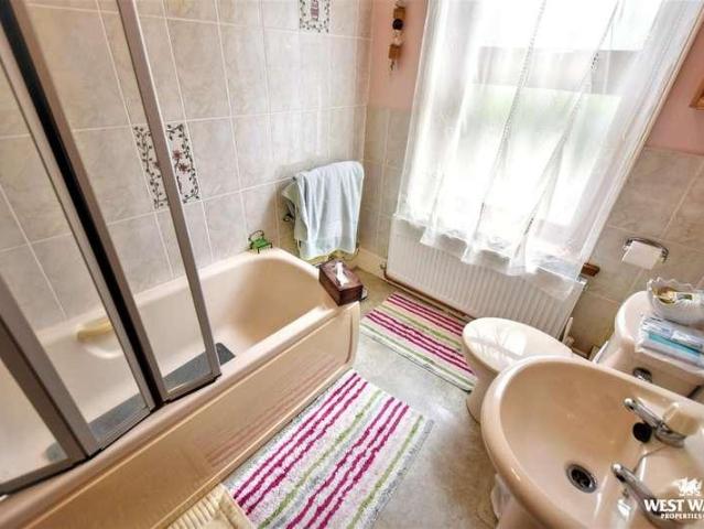 3 bed property for sale