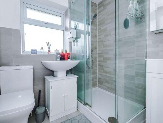 3 bed property for sale