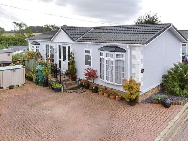 3 bed property for sale