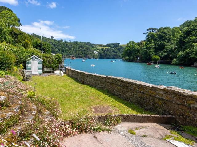 3 bed property for sale