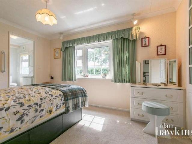 3 bed property for sale