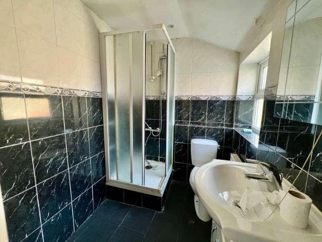 3 bed property for sale