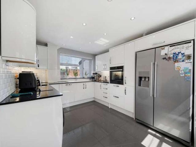 3 bed property for sale