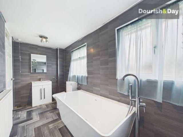 3 bed property for sale