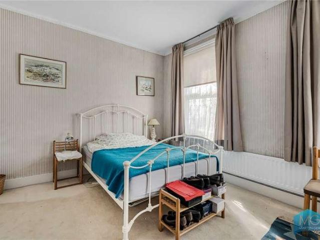 3 bed property for sale