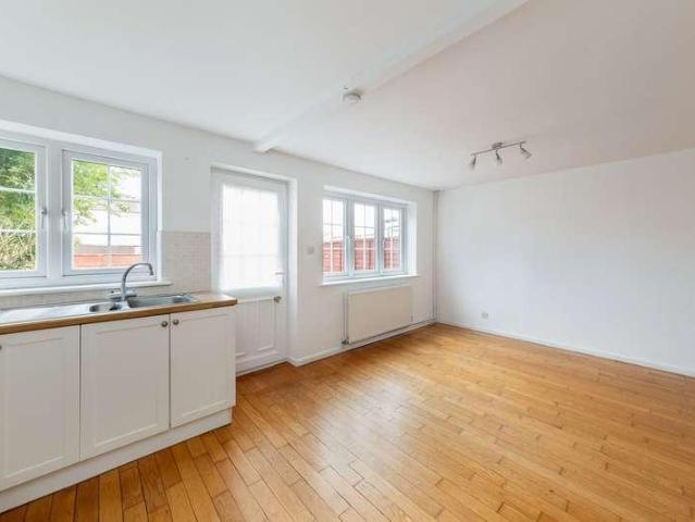 3 bed property for sale