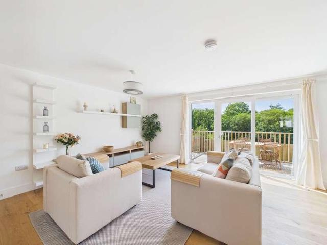 3 bed property for sale