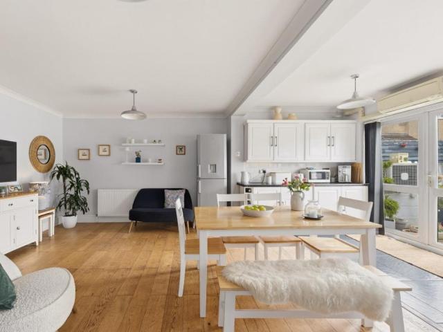 3 bed property for sale