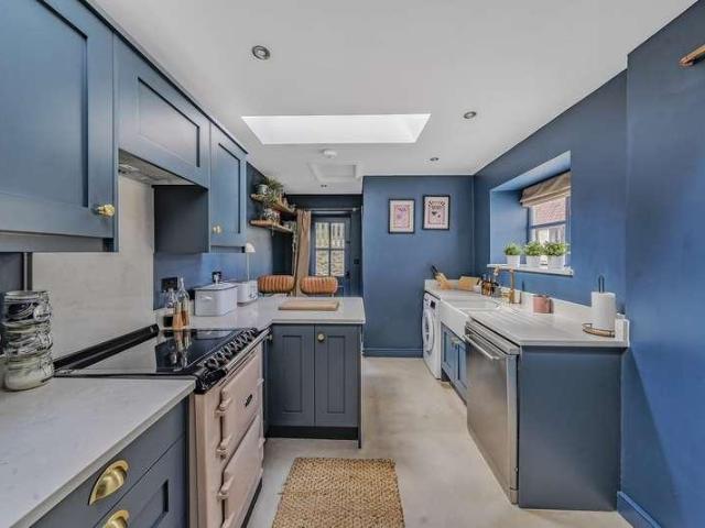 3 bed property for sale