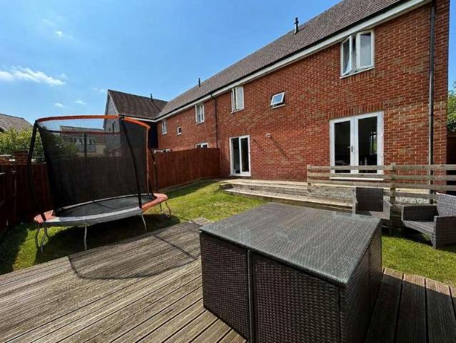 3 bed property for sale