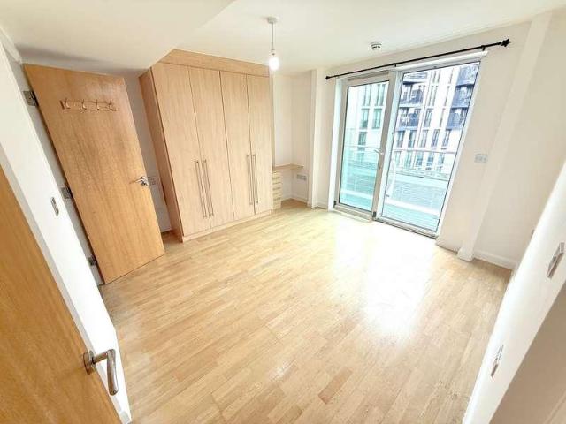 3 bed flat for sale
