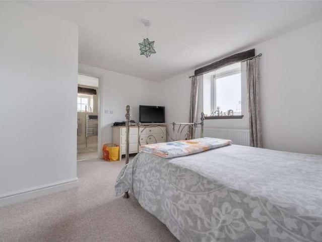 3 bed property for sale
