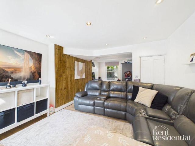 3 bed property for sale
