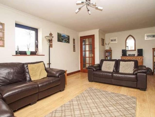 3 bed property for sale