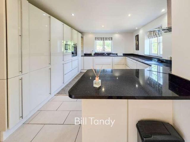 3 bed property for sale