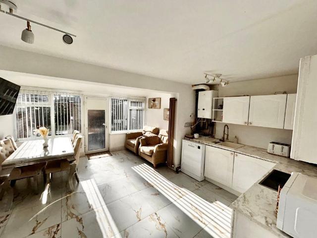 3 bed property for sale