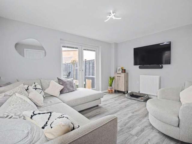 3 bed property for sale