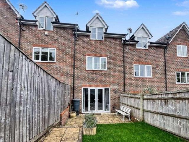 3 bed property for sale