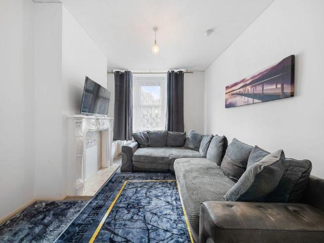 3 bed property for sale