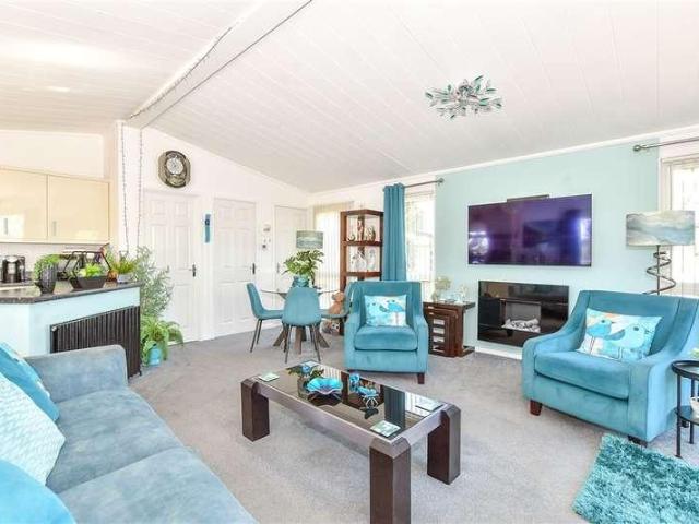 2 bed property for sale