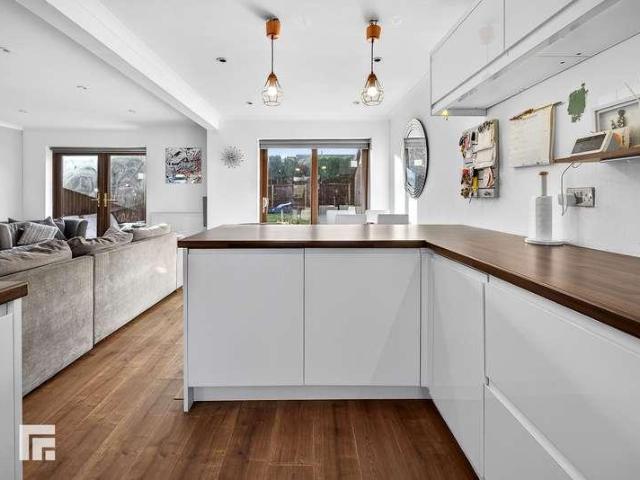 3 bed property for sale