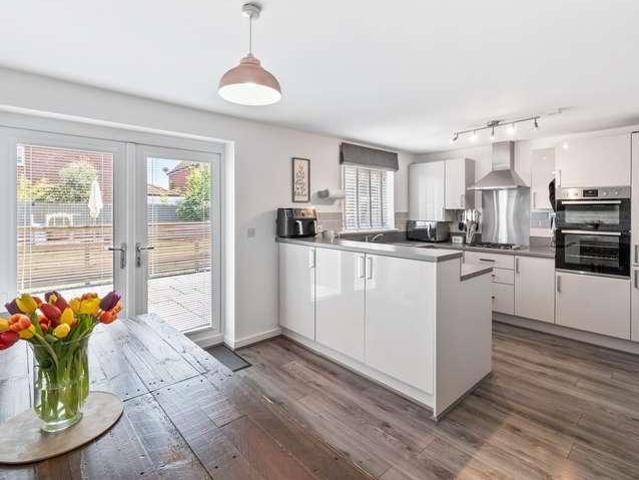 3 bed property for sale