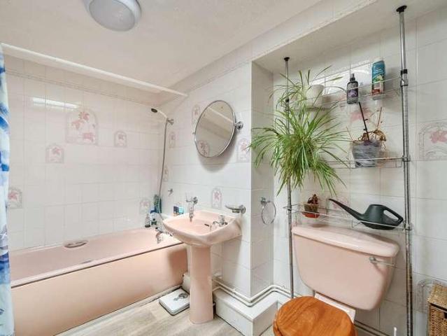 3 bed property for sale