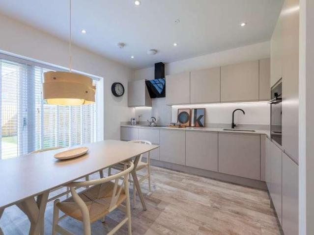 3 bed property for sale