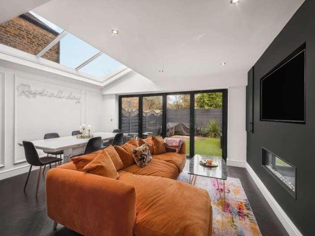 3 bed property for sale